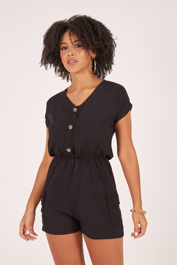 MACAQUINHO VISCOSE LISA COM BOLSO CARGO E BOTÕES NA FRENTE